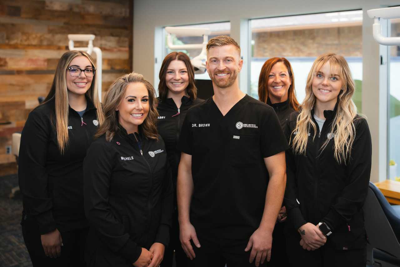 Invisalign vs Traditional Braces: Pros and Cons | Greg Brown Ortho